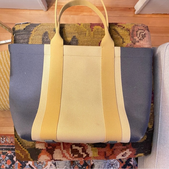 Rothy's | Bags | Euc Ink And Ivory Rothys Essential Tote With Magnets ...